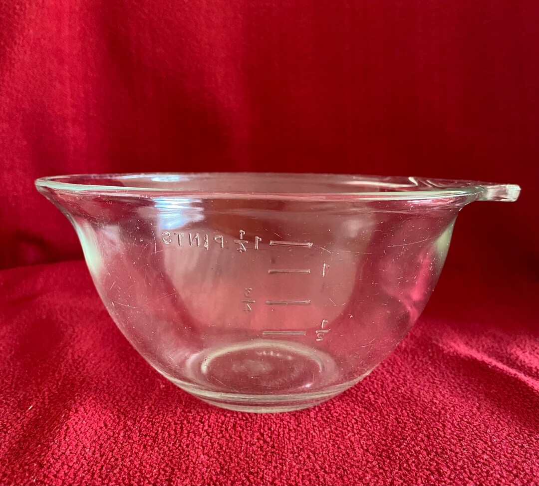 Pyrex JAJ Clear Glass Teardrop Oval Egg Shaped Measuring Jug. 0.7lt 1 ...