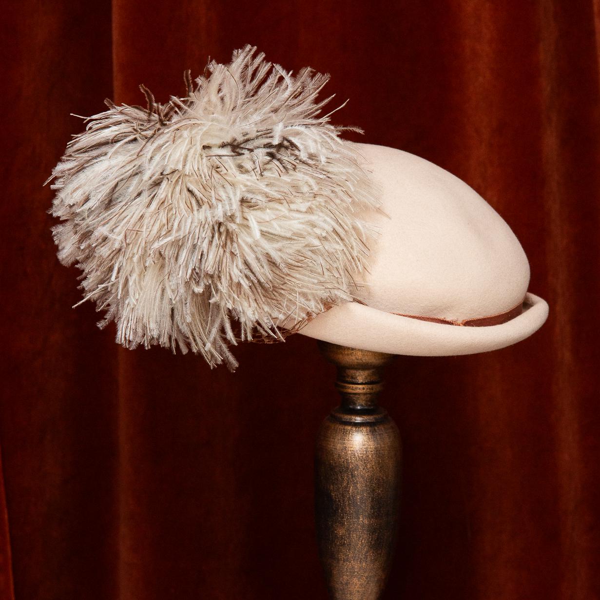 RARE Beautiful Beige 1920s 1930s 1940s Halo / Bumper / Capulet Hat With ...