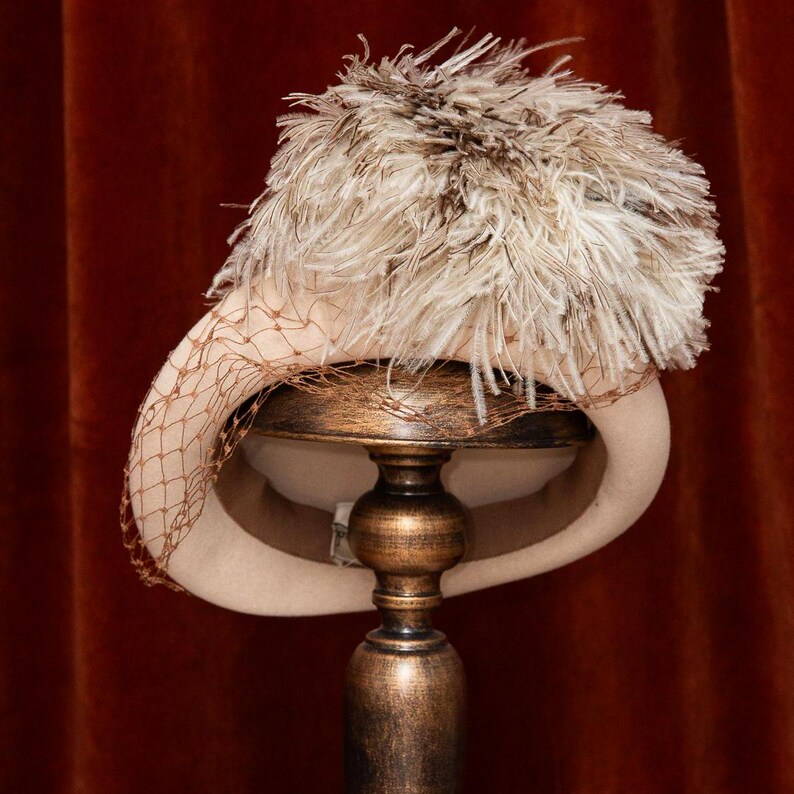 RARE Beautiful Beige 1920s 1930s 1940s Halo / Bumper / Capulet Hat With ...