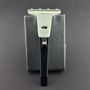 Vintage 1960s Gillette Techmatic Single Edge Safety Razor With ...