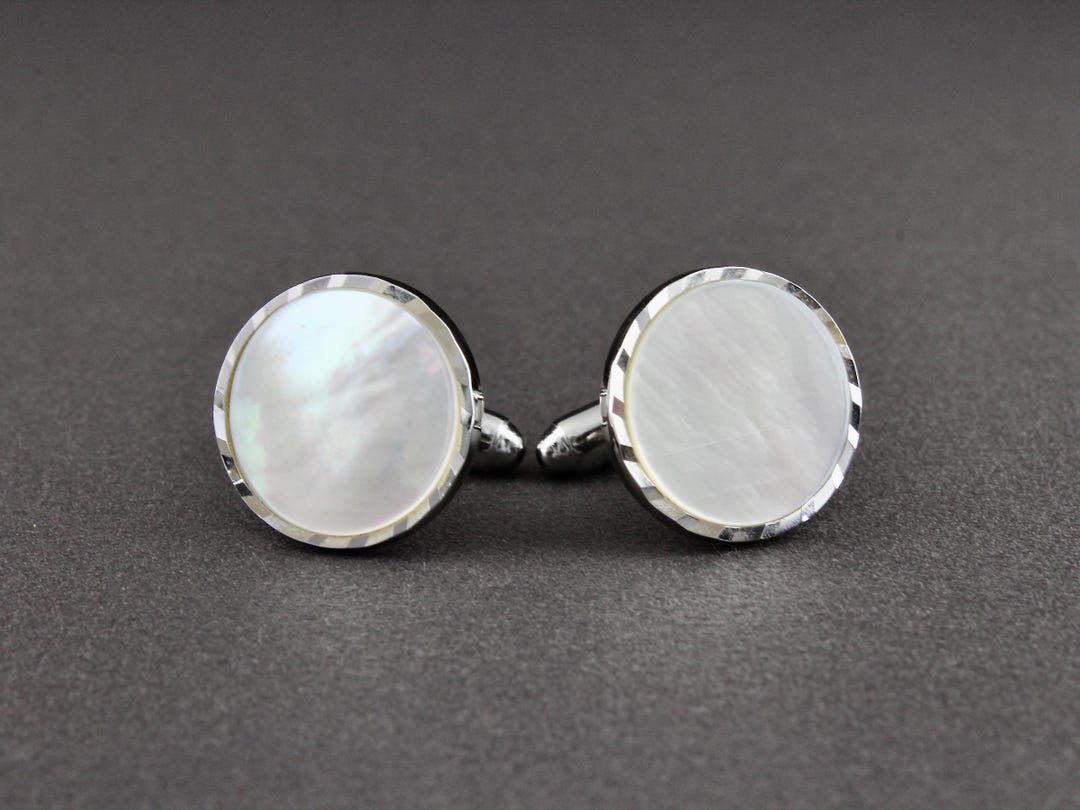 Vintage Anson White Mother of Pearl Shiny Silver Tone Diamond Cut Round ...