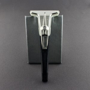 Vintage 1960s Gillette Techmatic Single Edge Safety Razor With ...