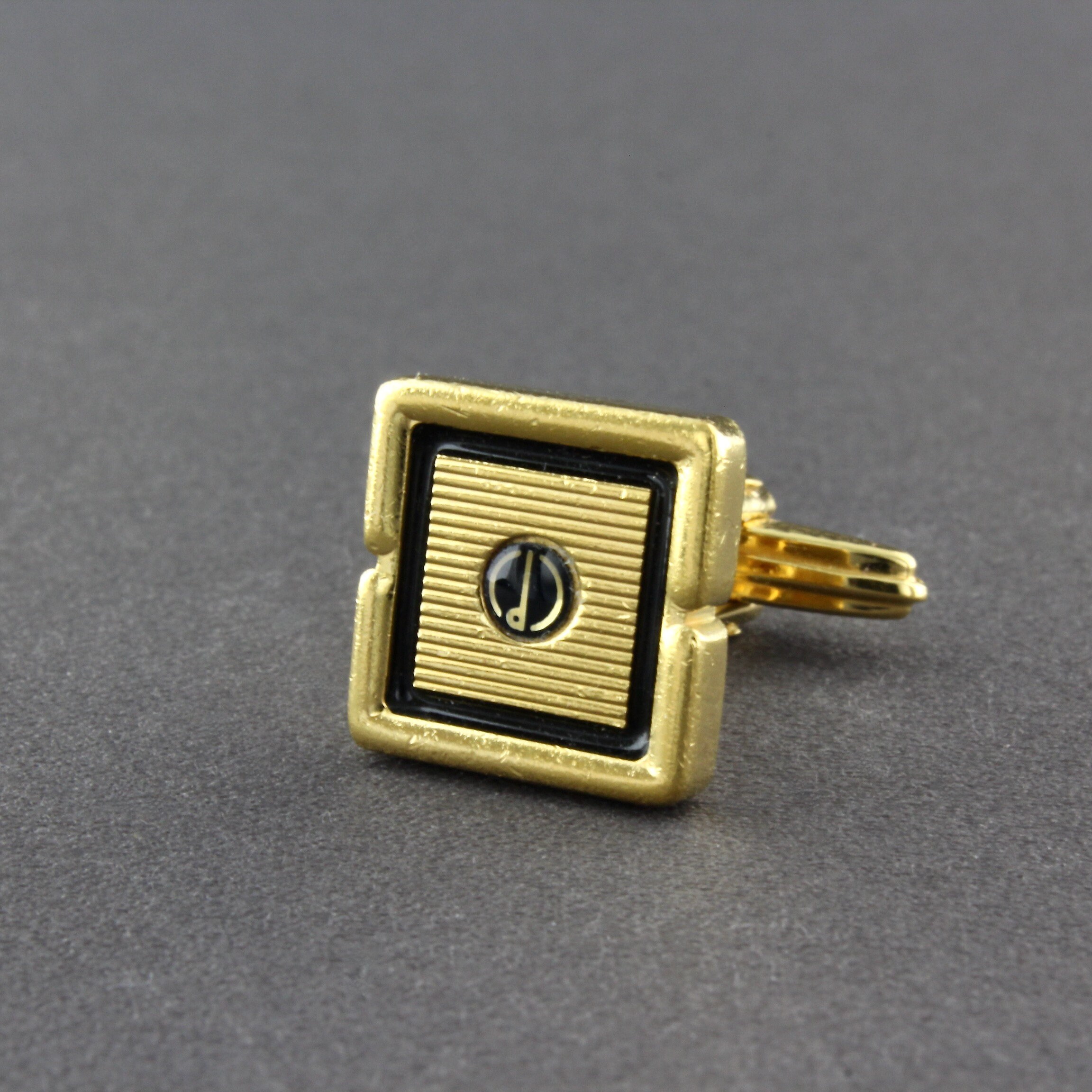 Dunhill Logo