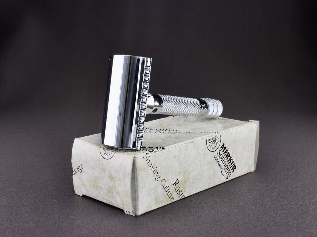 Merkur Model 33C Classic 3 Piece Silver Double Edge Silver Safety Razor in Original Cardboard ...