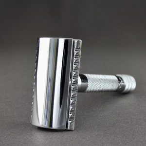 Merkur Model 33C Classic 3 Piece Silver Double Edge Silver Safety Razor ...