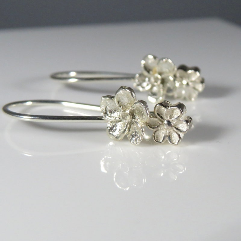 Silver Flower Earrings - Etsy