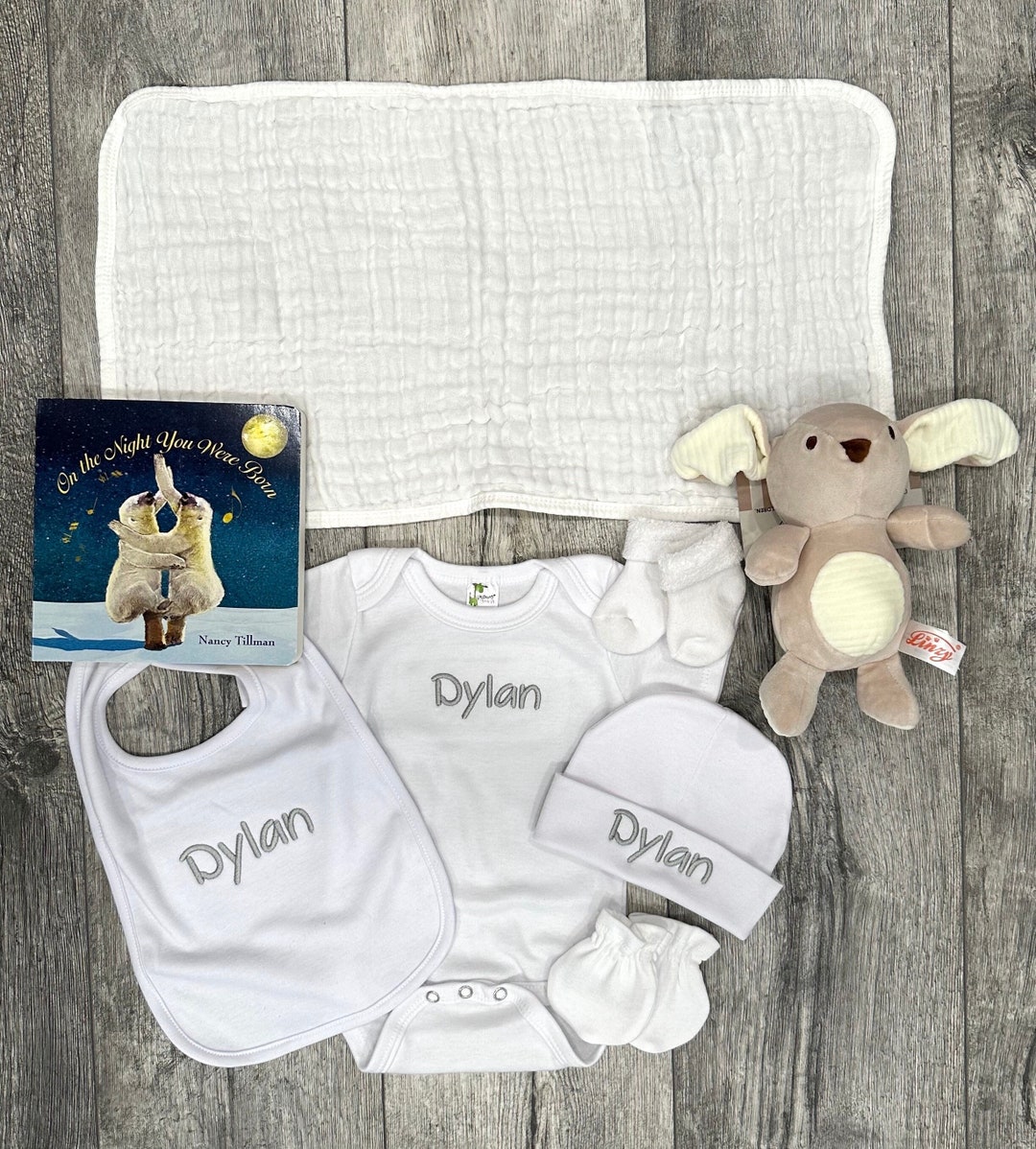 Personalized Newborn Gift Box for Newborn Baby Boy or Baby Girl - Gift ...