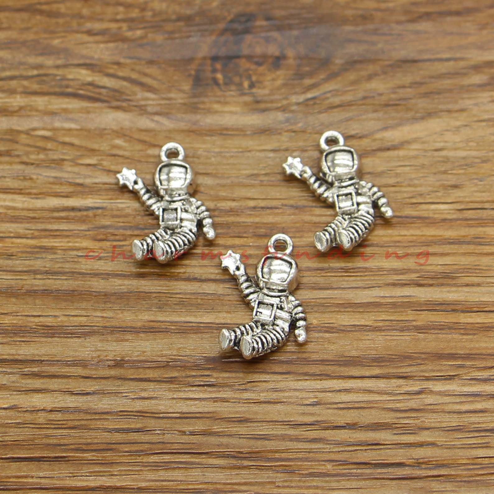 25pcs Astronaut Charms Outer Space Charms Antique Silver Tone 16x21mm ...