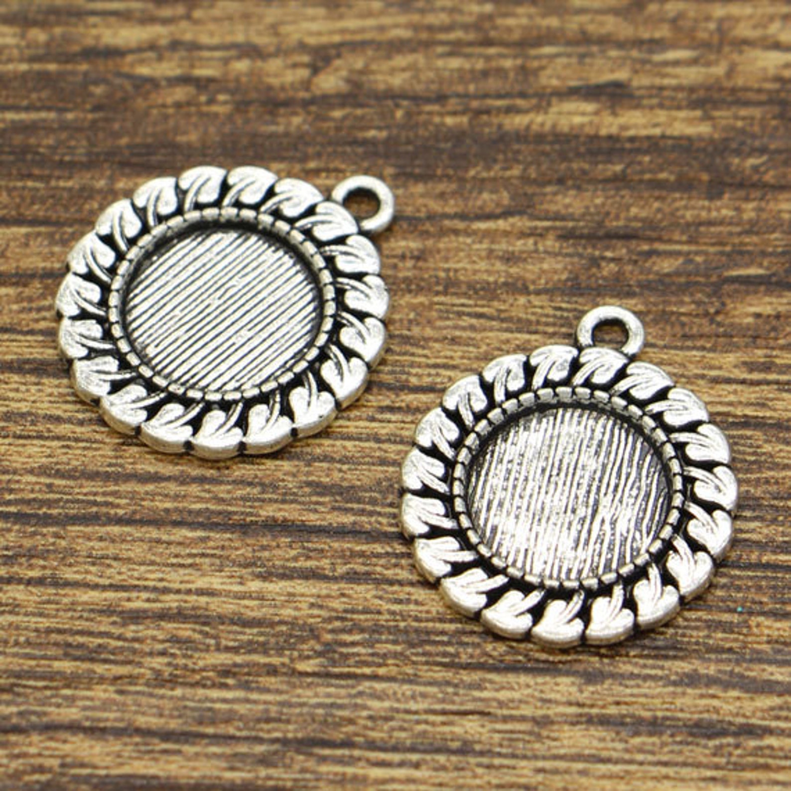 15pcs Flower Disc Charms Round Charms Bezel Setting Pendnat - Etsy