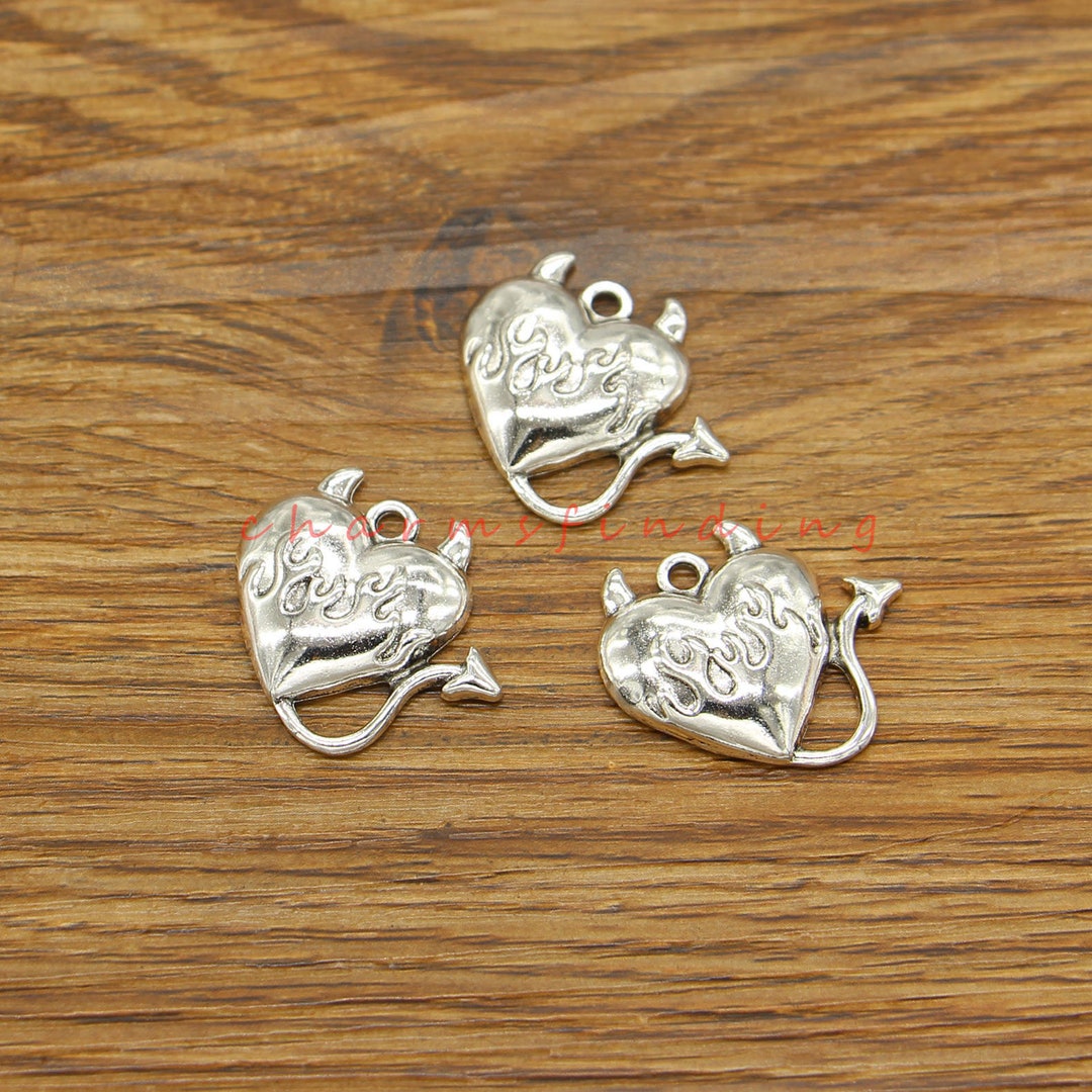 15pcs Devil Gothic Heart Charms Heart With Horns Charms Pendants ...