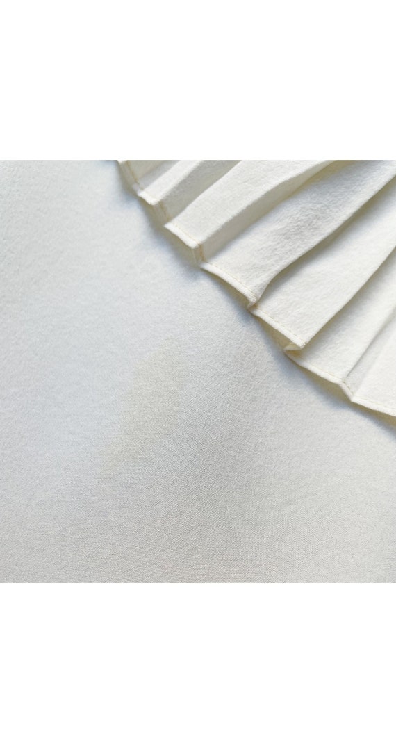 Gucci 1983 S/S Ad Campaign Vintage Ruffle Neck Cream … - Gem