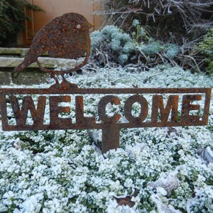 Welcome Sign With Robin Garden Decoration / Rusty Metal Welcome Sign ...