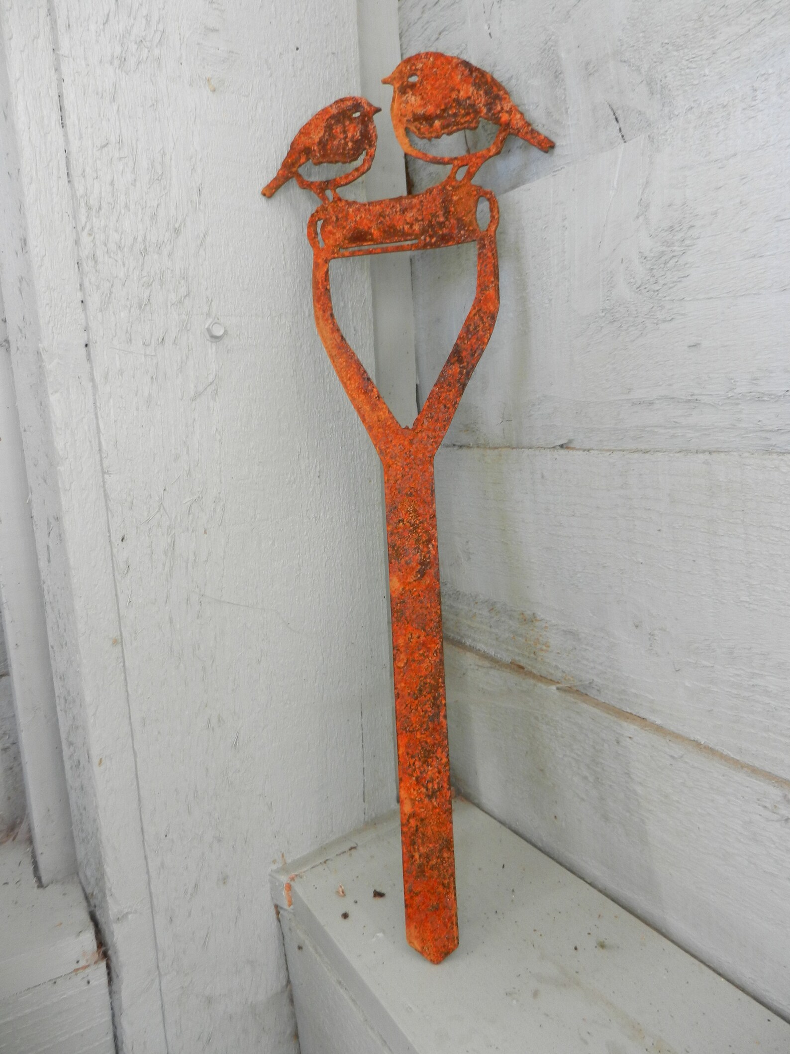 Robin on Spade Garden Decoration / Bird Garden Gift / Rusty - Etsy