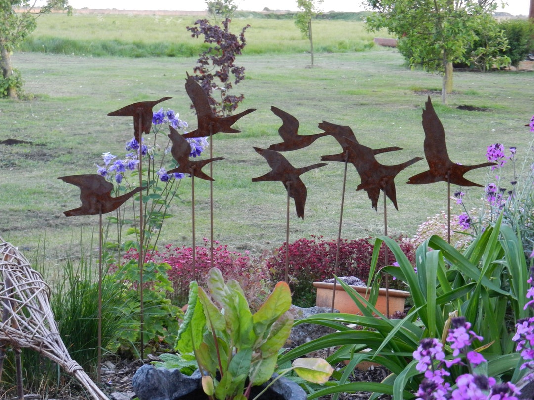Flying Geese Garden Art / Rusty Metal Geese Sculpture / Swans in Flight ...