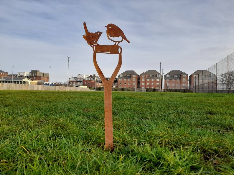 Robin With Wren on Spade Garden Decoration / Bird Garden Gift - Etsy UK