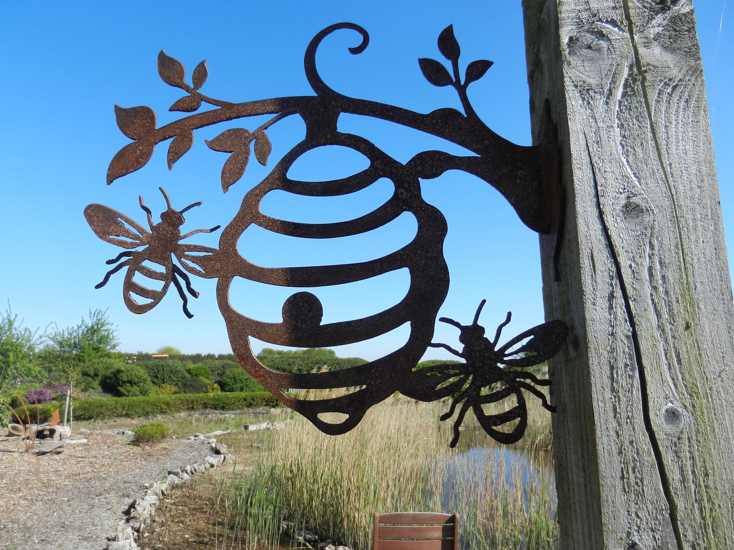 Rusty Metal Bee Hive Garden Decor / Metal Beehive Garden Gift - Etsy ...