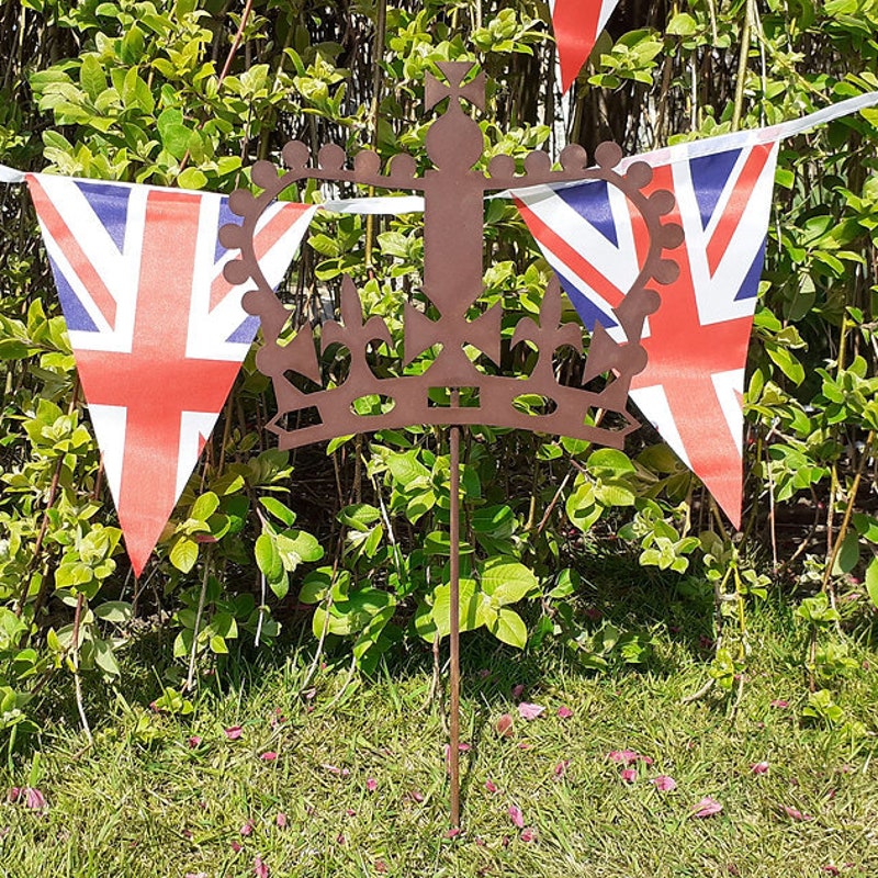 Rusty Crown - Etsy