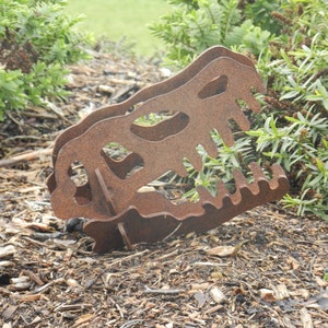 Rusty Metal Dinosaur Skull / T-rex Skull Dinosaur Gift / Jurassic Park ...