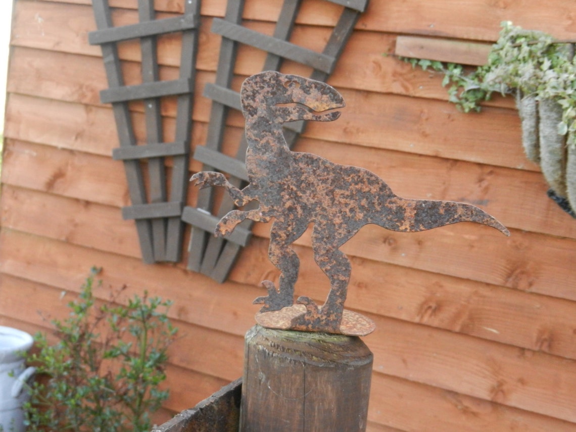Rusty Metal Raptor Dinosaur Fence Post Topper / T-Rex Dinosaur | Etsy