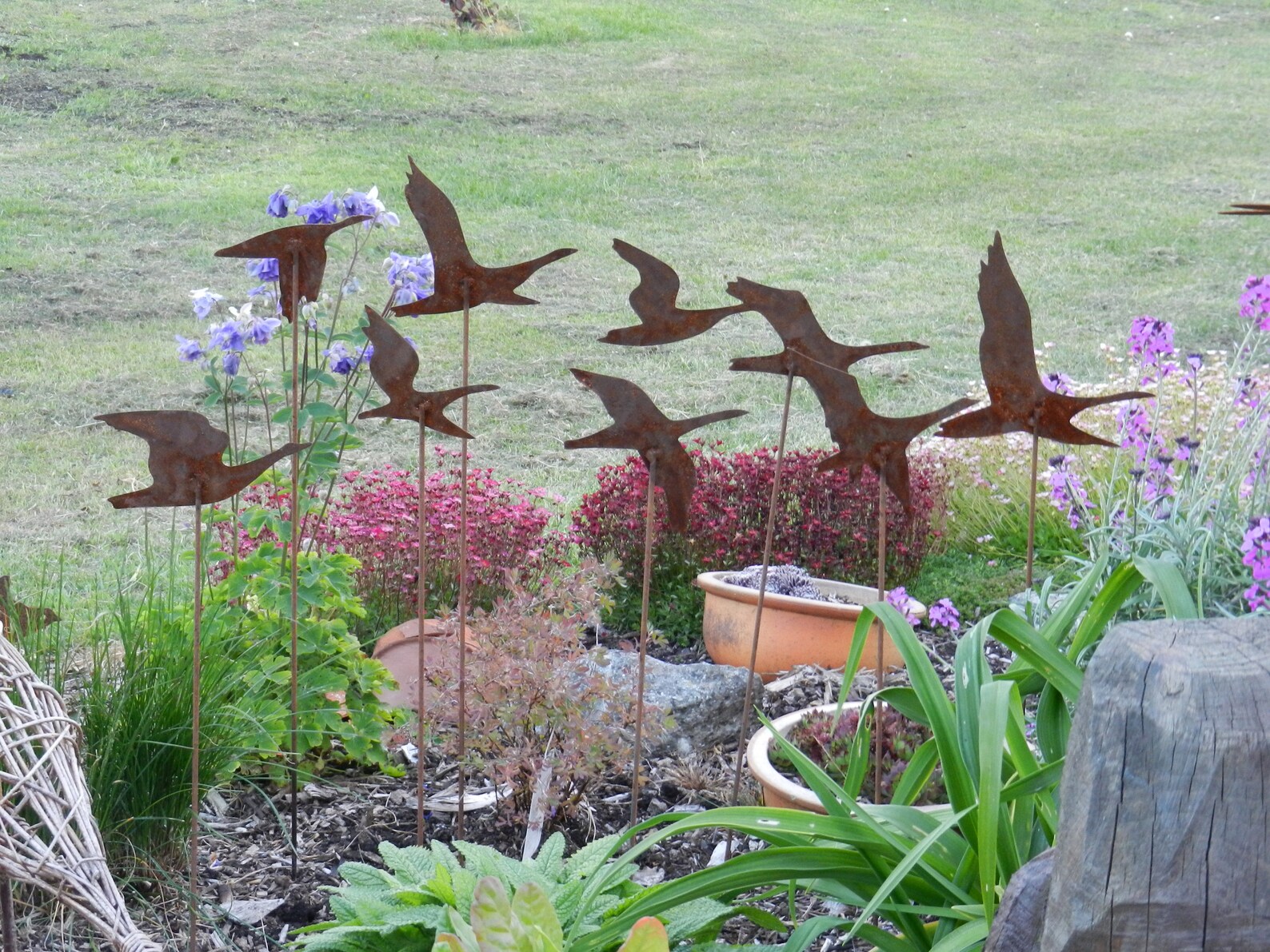 Flying Geese Garden Art / Rusty Metal Geese Sculpture / Swans in Flight ...