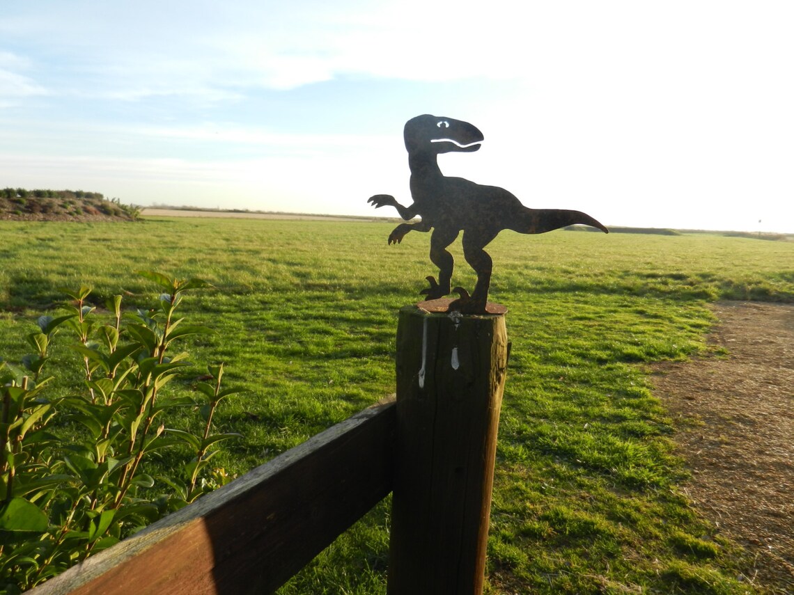 Rusty Metal Raptor Dinosaur Fence Post Topper / T-rex Dinosaur - Etsy ...