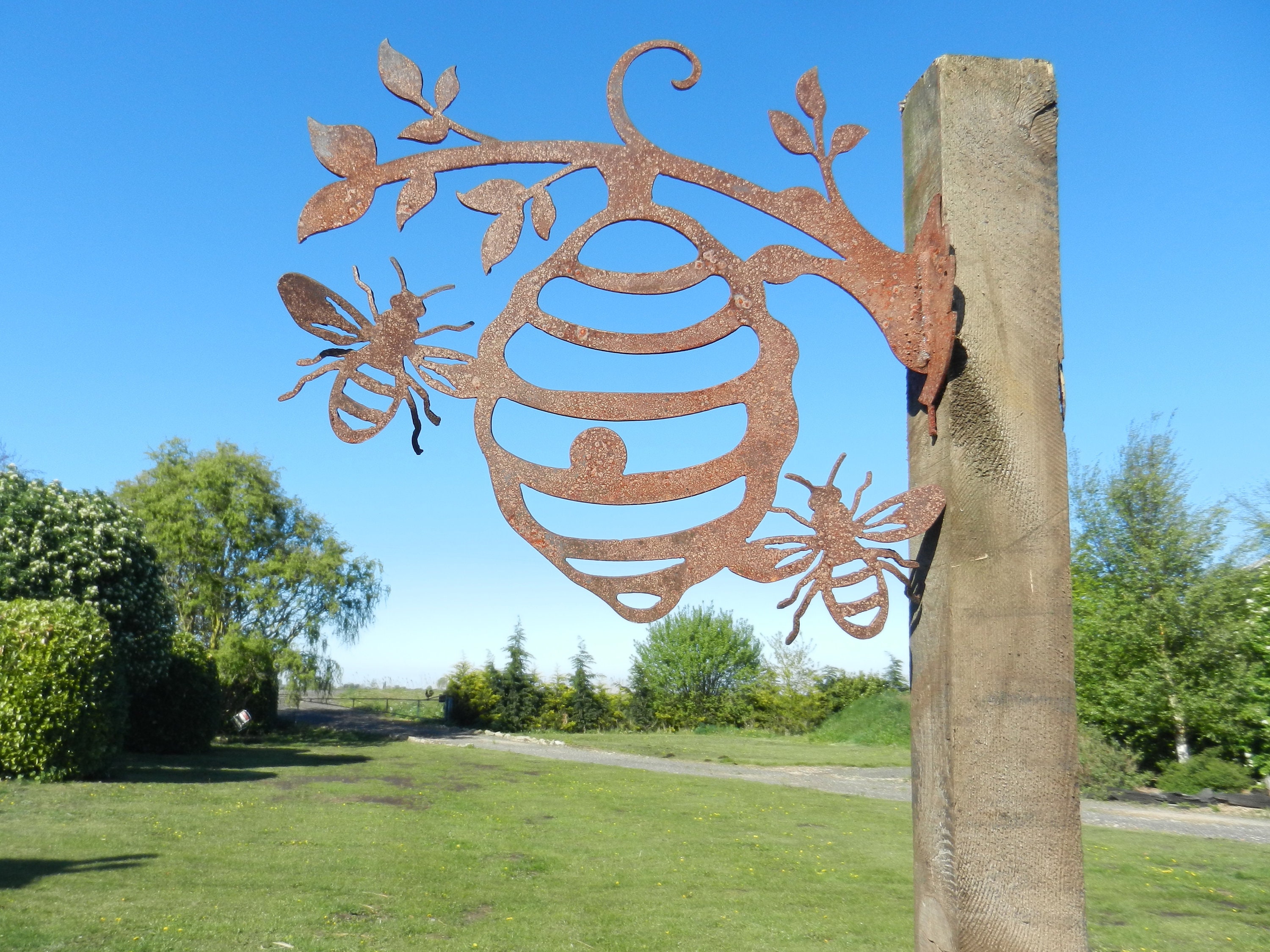 Rusty Metal Bee Hive Garden Decor / Metal BeeHive Garden Gift | Etsy