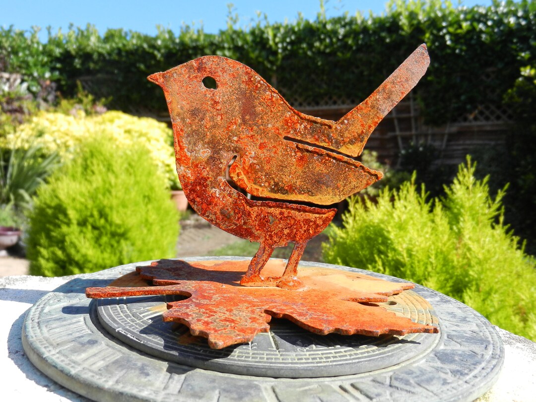 Rusty Metal Wren Upon Leaf / Rusty Birds / Bird Gift / Garden Gift ...