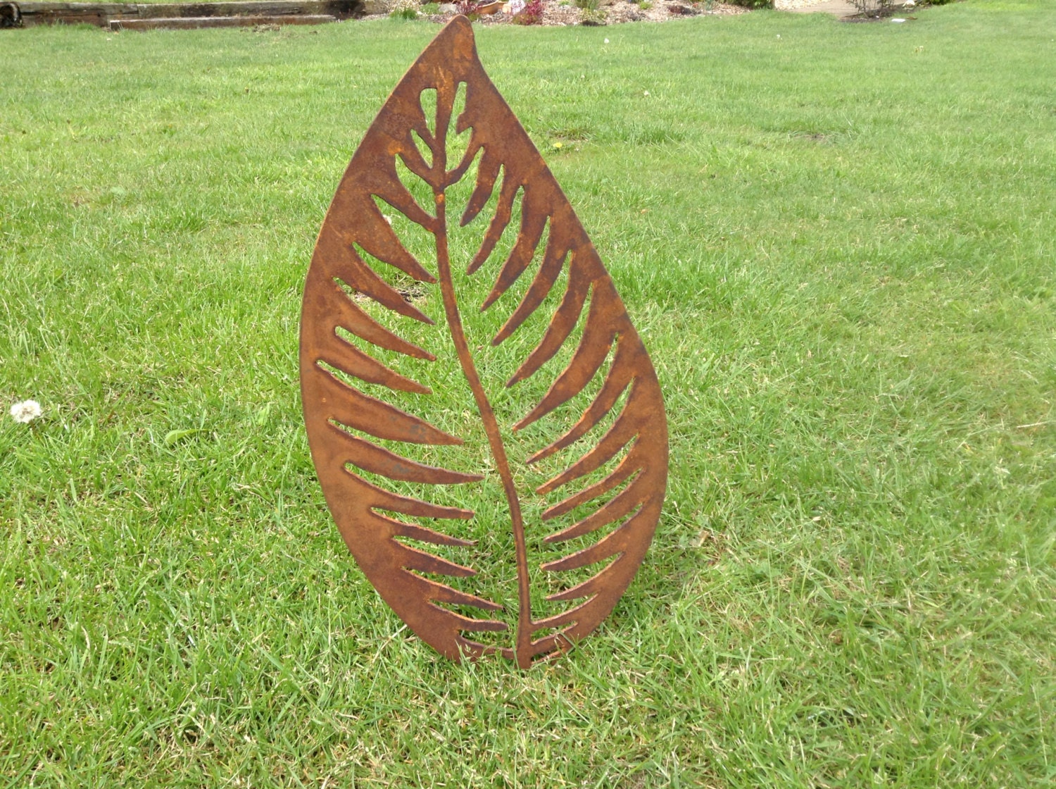 Rusty Leaf Garden Art / Rusty Metal Leaf Decor / Garden Leaf - Etsy
