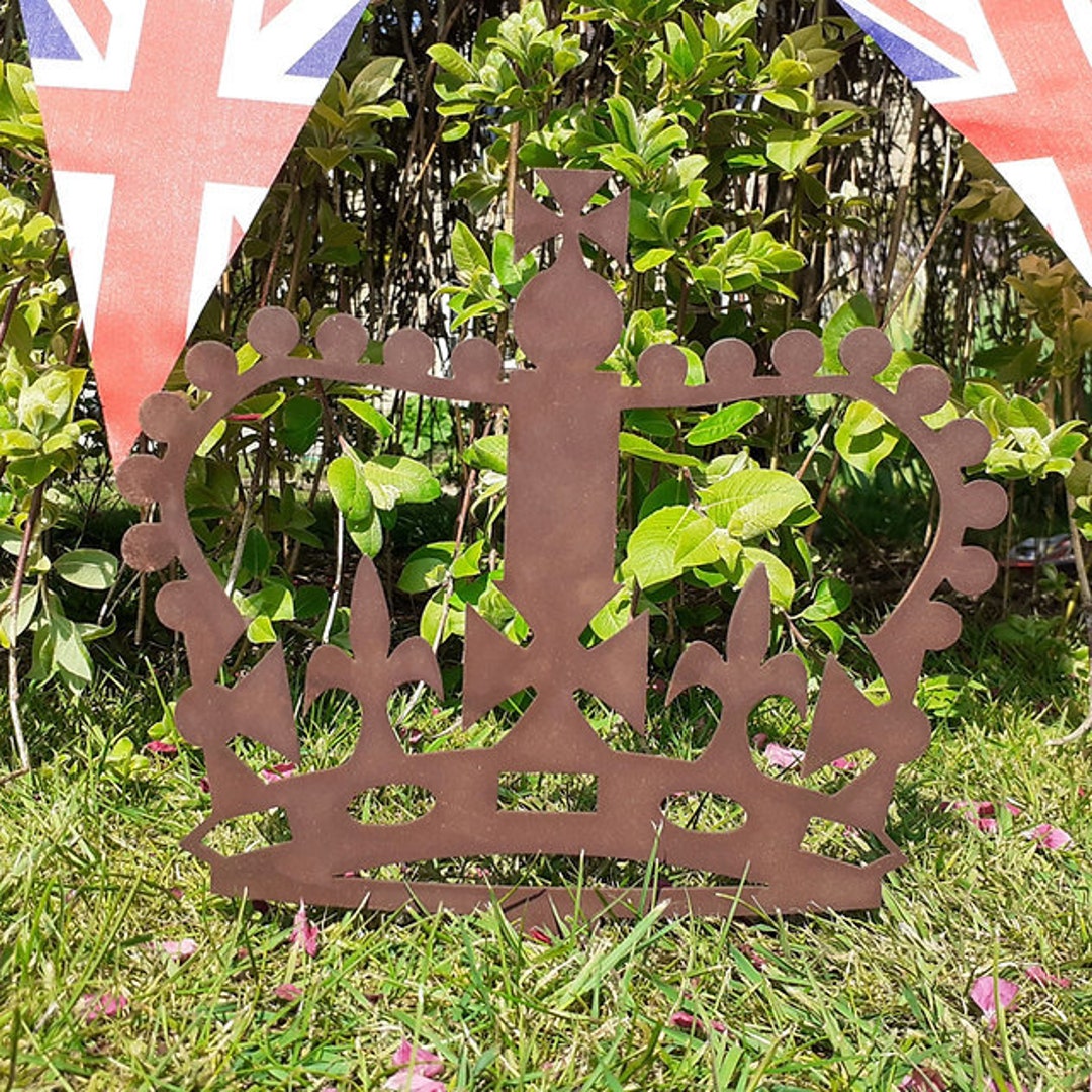 Royal Crown Coronation Garden Decoration / Rusty Metal Crown ...