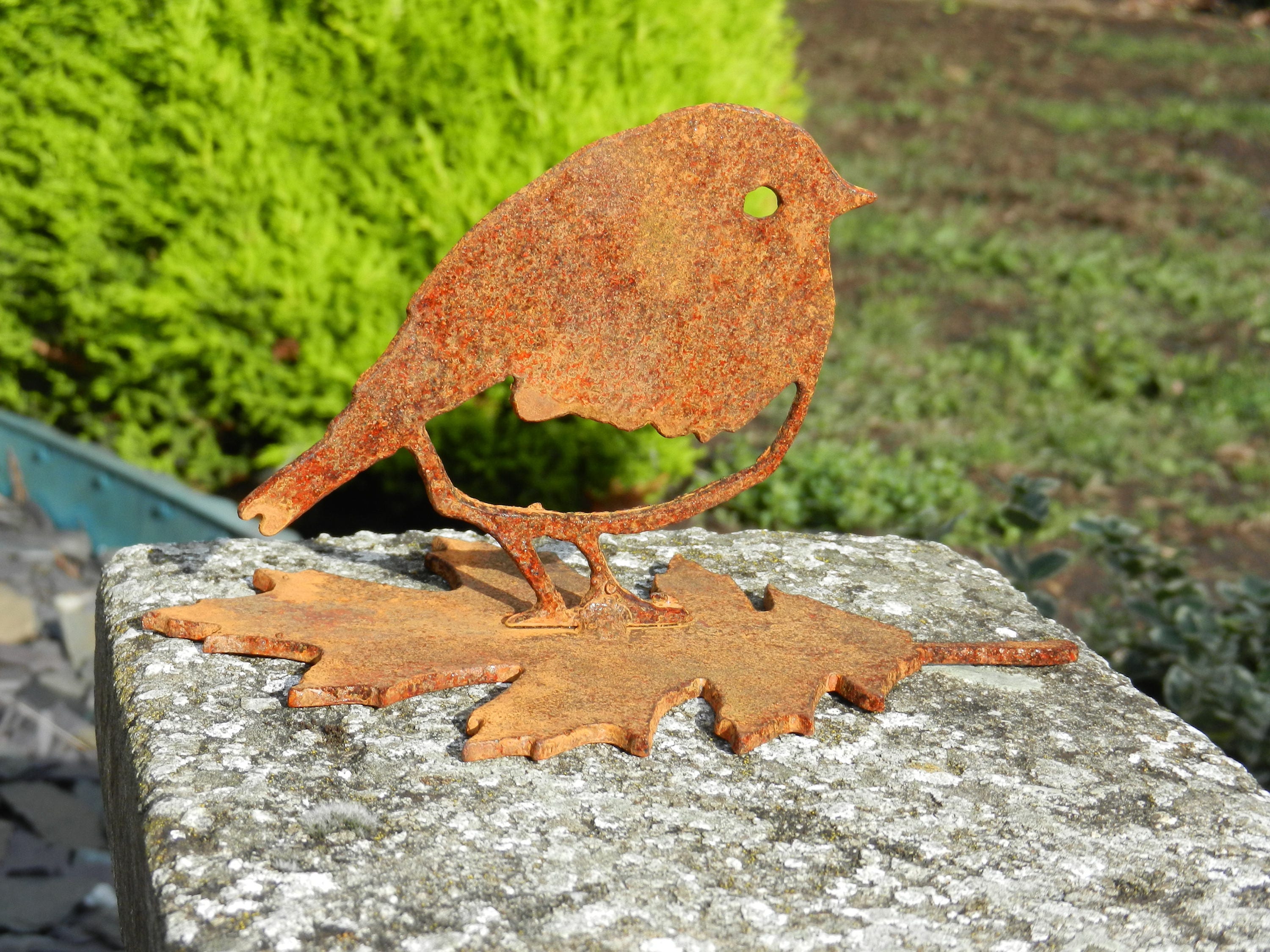 Rusty Metal Robin Garden Decor / Rusty Bird Sculpture / Rusty Metal ...