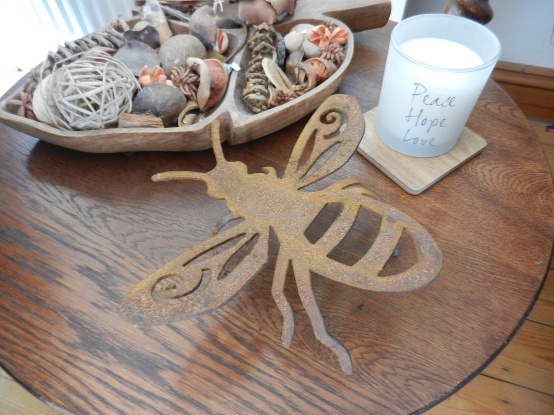 Rustic Bee Home Decor / Honey Bee Plant Pot Decoration / Rusty | Etsy