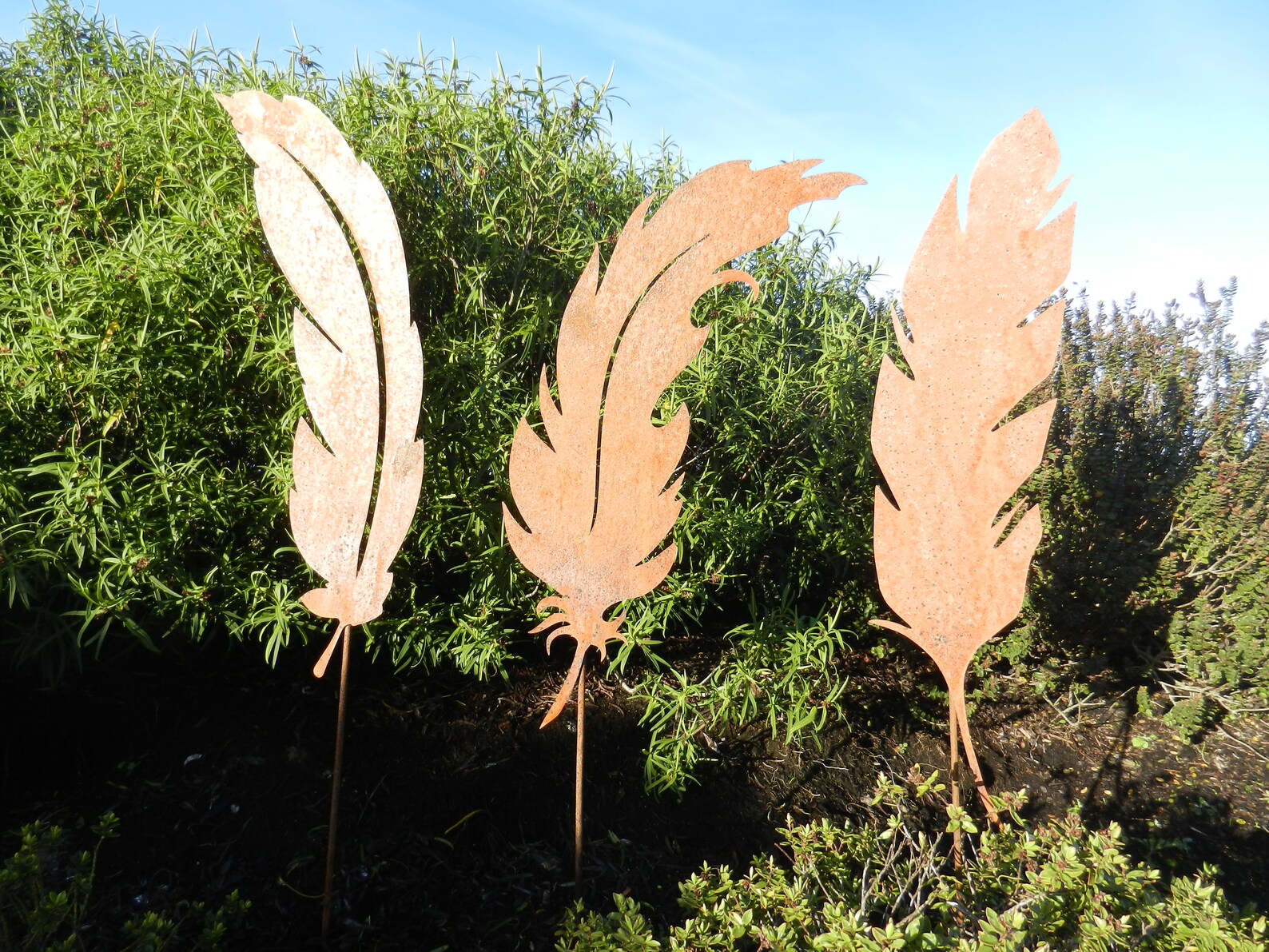 Rusty Metal Feather Set of 3 / Rustic Garden Art / Rusty | Etsy UK
