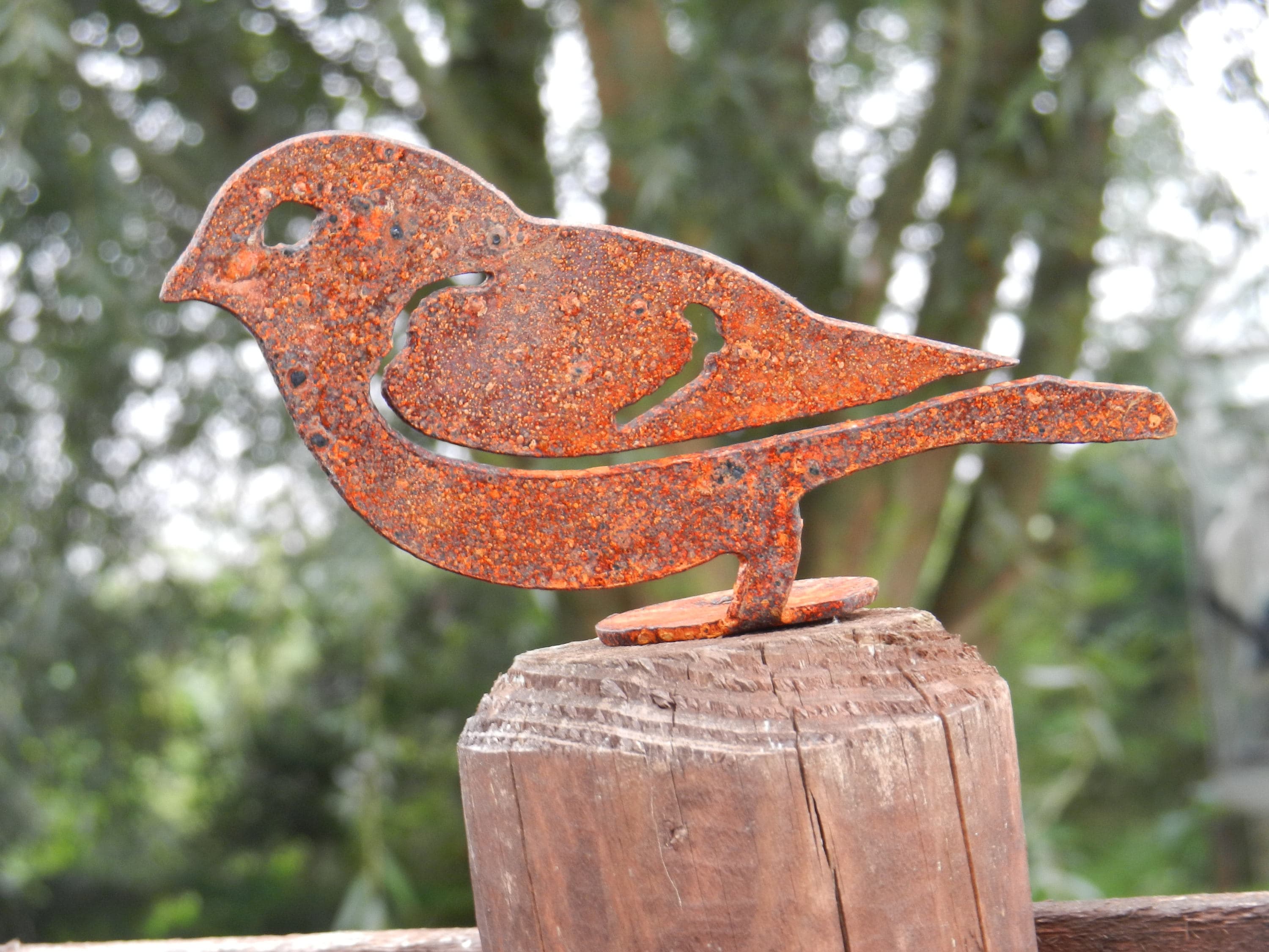 Rustic Bird Post Topper/ Rusty Metal Bird Garden Gift / Bird - Etsy