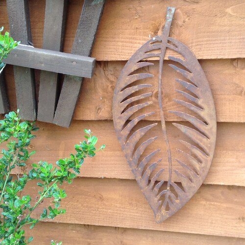 Rusty Leaf Garden Art / Rusty Metal Leaf Decor / Garden Leaf - Etsy