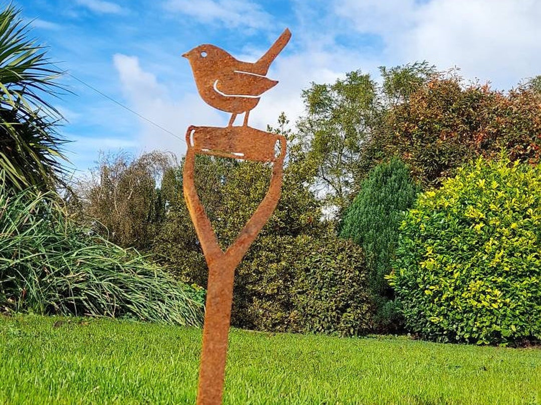 Wren Plant Pot Garden Decor / Bird Gardener Gift / Metal Wren on a ...