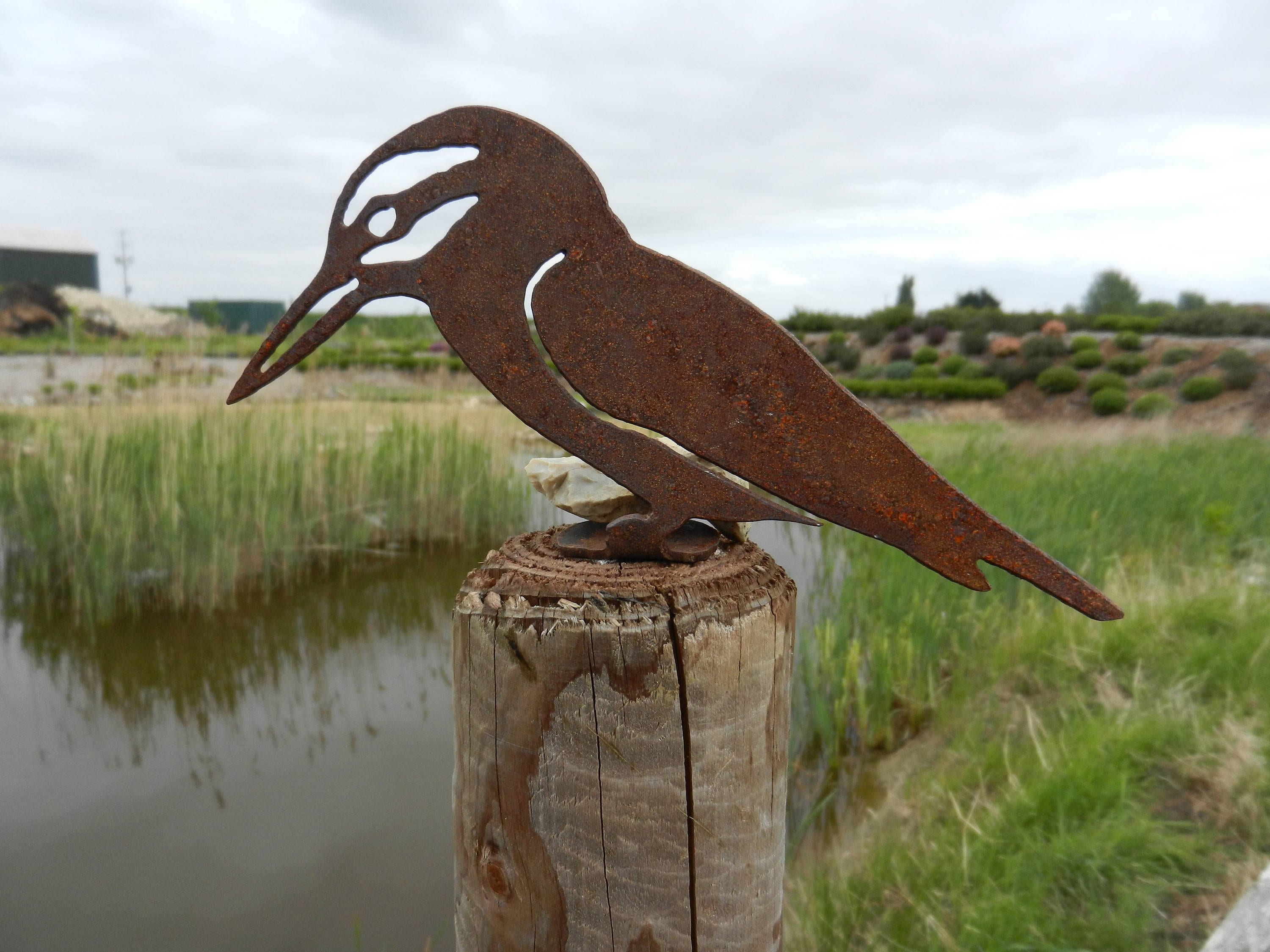 Rustic Bird Post Topper/ Rusty Metal Bird Garden Gift / Bird - Etsy
