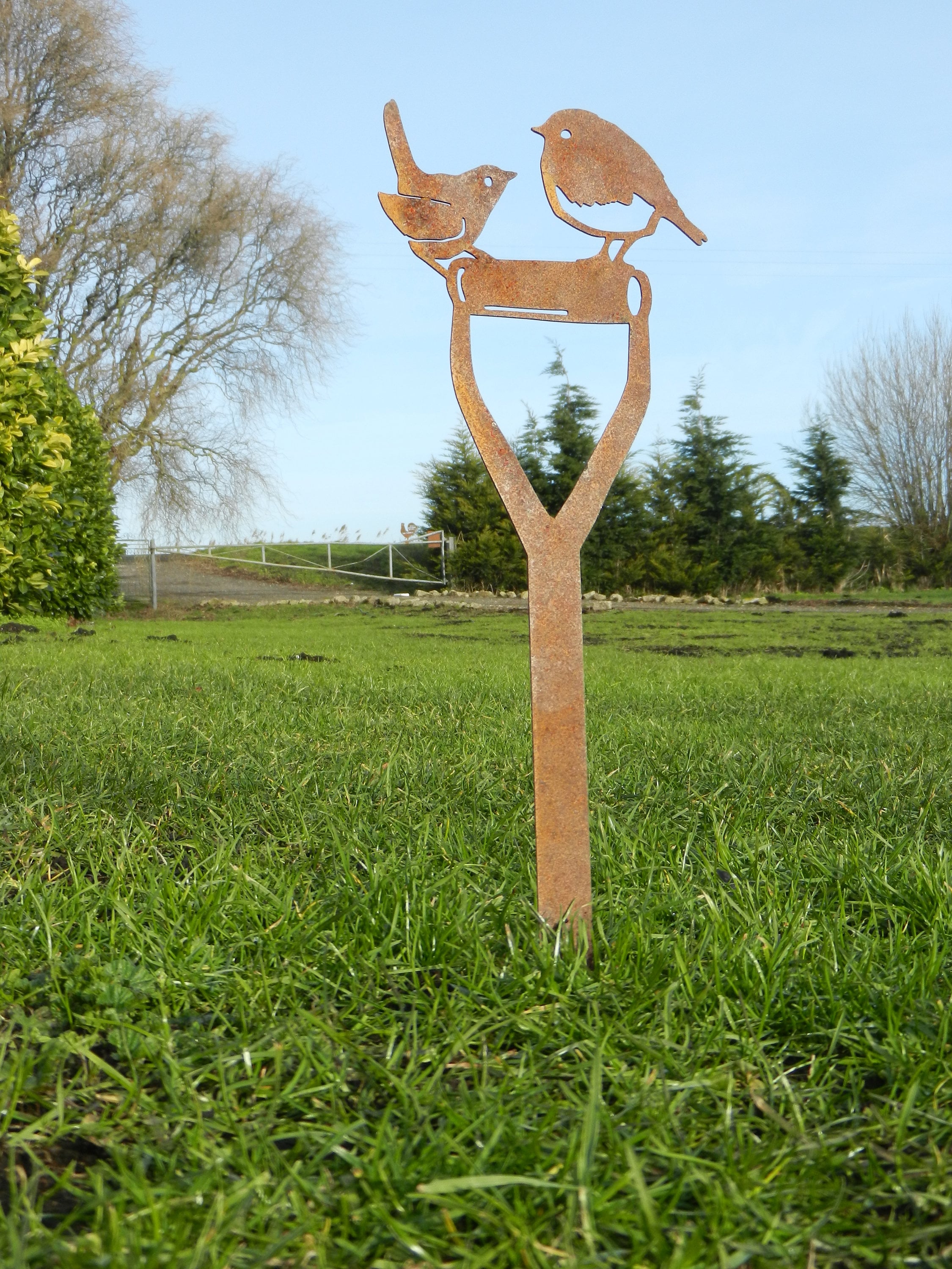 Robin With Wren on Spade Garden Decoration / Bird Garden Gift - Etsy UK