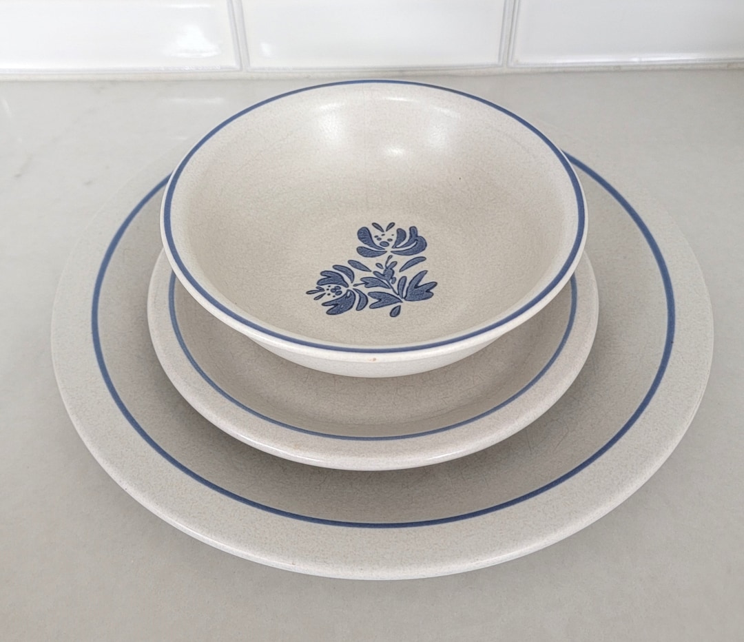 Vintage Pfaltzgraff Blue and White Yorketown Pattern Stoneware ...