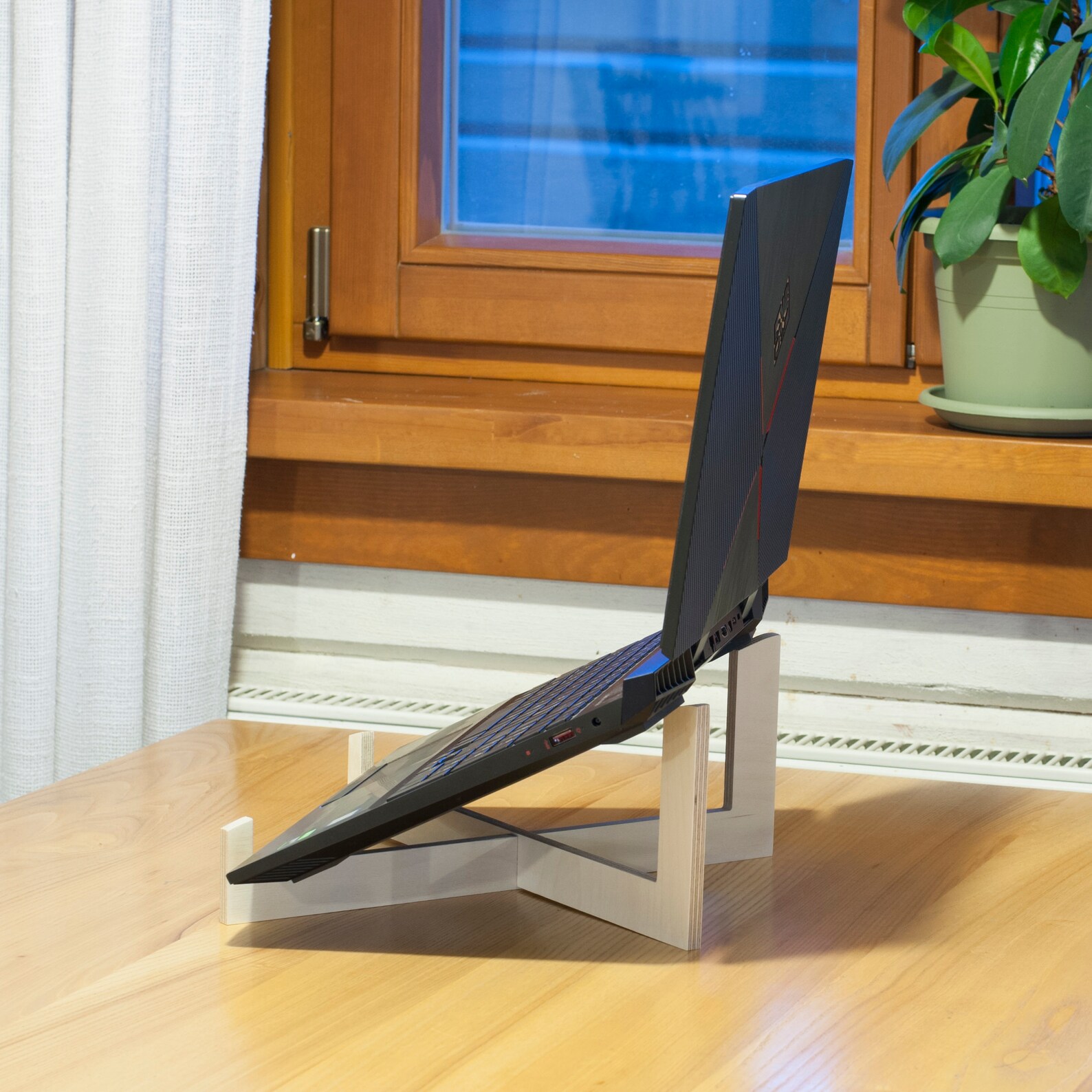 Plywood Ergonomic, Stylish, Hipster, Elegant, Laptop Stand "big ...