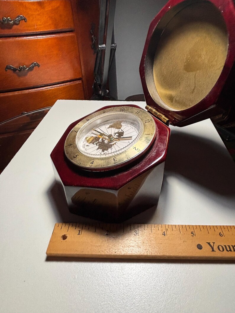 Mahagony Wood Desk Clock, World Clock Face, Battery Operated, Rotating ...