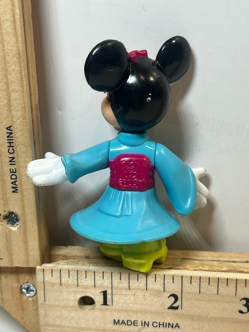 Vintage EPCOT Minnie Mouse Figurine Disney PVC Toy in Blue Kimono 3 ...