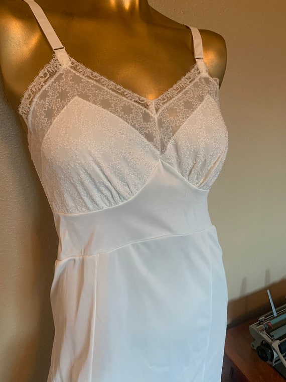 Classic Pinup Vintage Shaper Slip in Cream - Gem