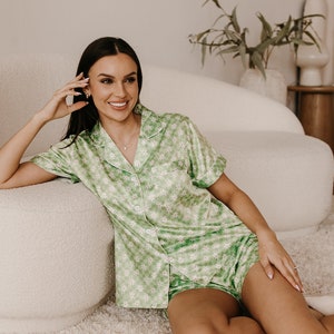 Custom Daisy Pajamas, Green Custom Pajamas, Daisy Pajamas, Bridesmaid ...