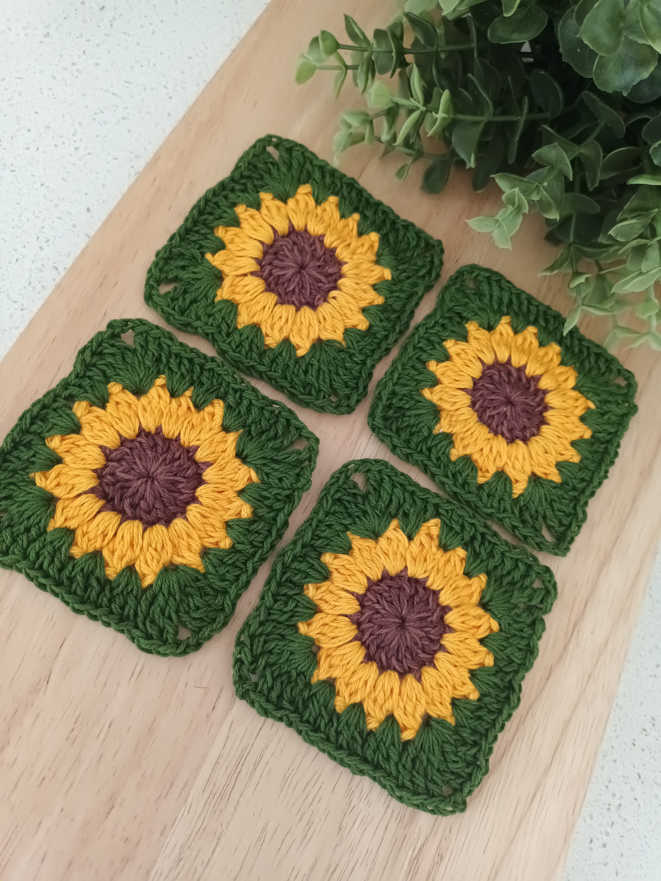 Set of 4 Crochet Sunflower Granny Squares Dark Green Border, Flower ...