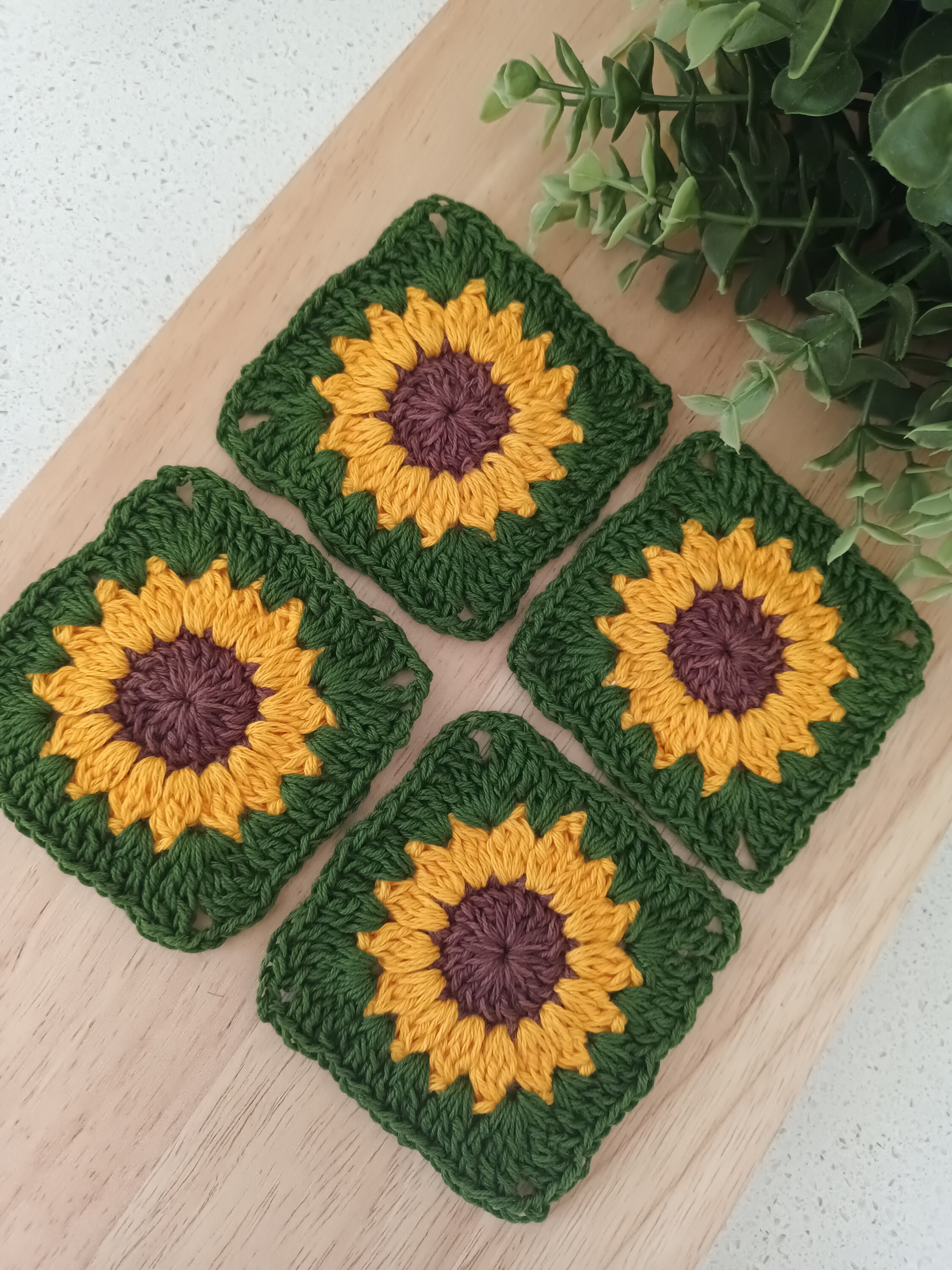 Set of 4 Crochet Sunflower Granny Squares Dark Green Border, Flower ...