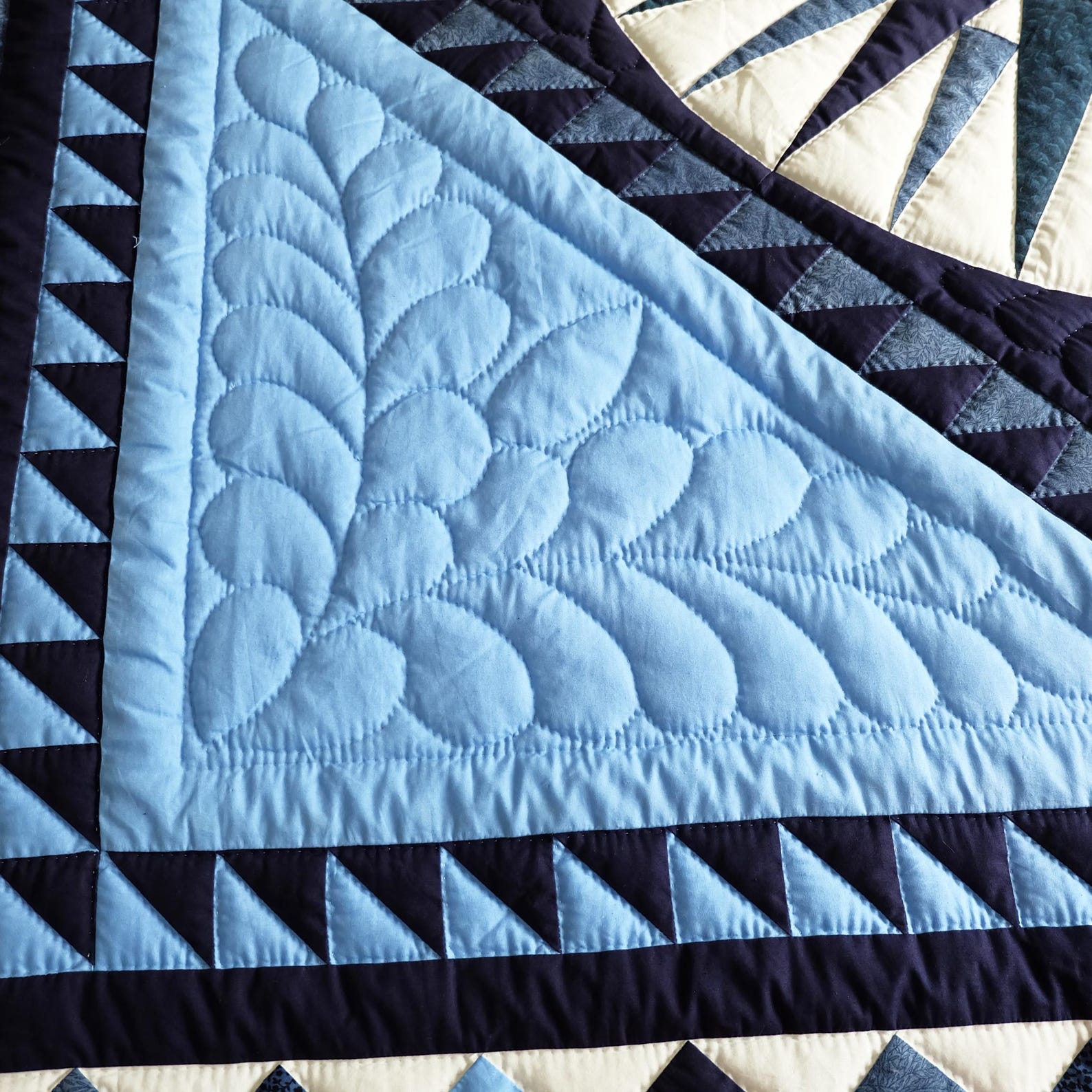Custom Mariner's Compass Amish Quilt: Handmade Cotton Bedspread ...