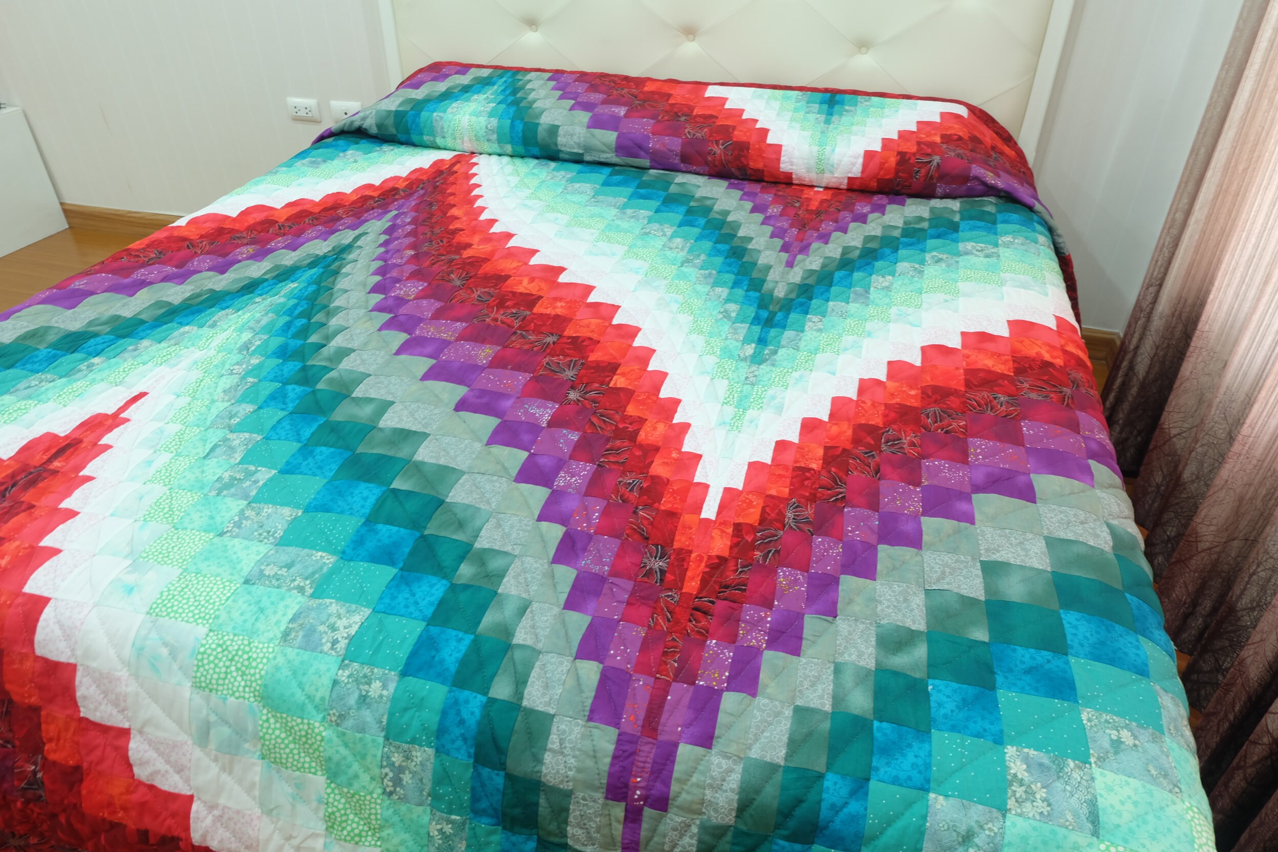 Bargello Flame Queen- Cal King Custom Quilt, Bespoke Quilt, Amish ...