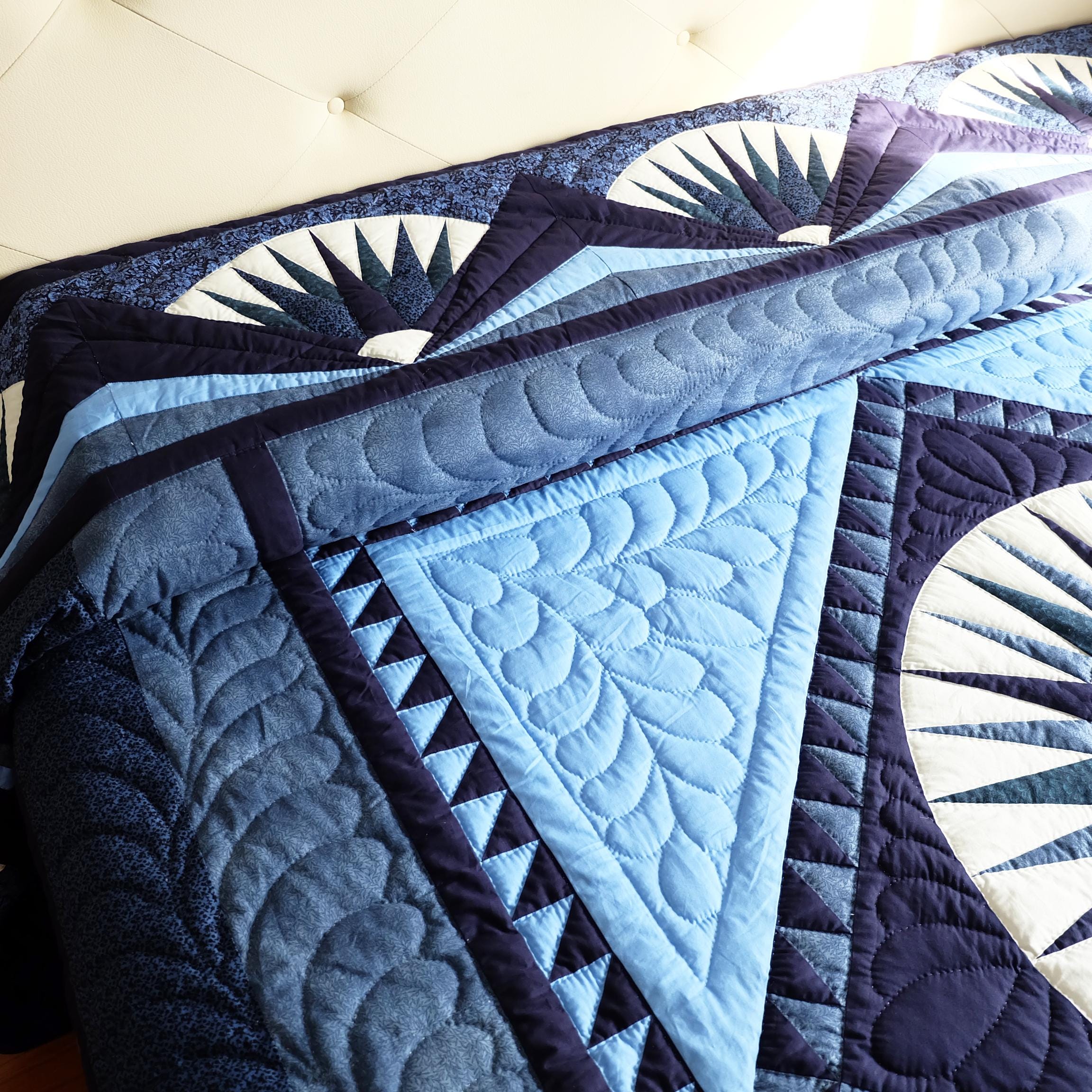 Custom Mariner's Compass Amish Quilt: Handmade Cotton Bedspread ...