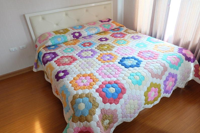 Sweet English Patchwork Quilt Grandmother's Flower Garden - Etsy