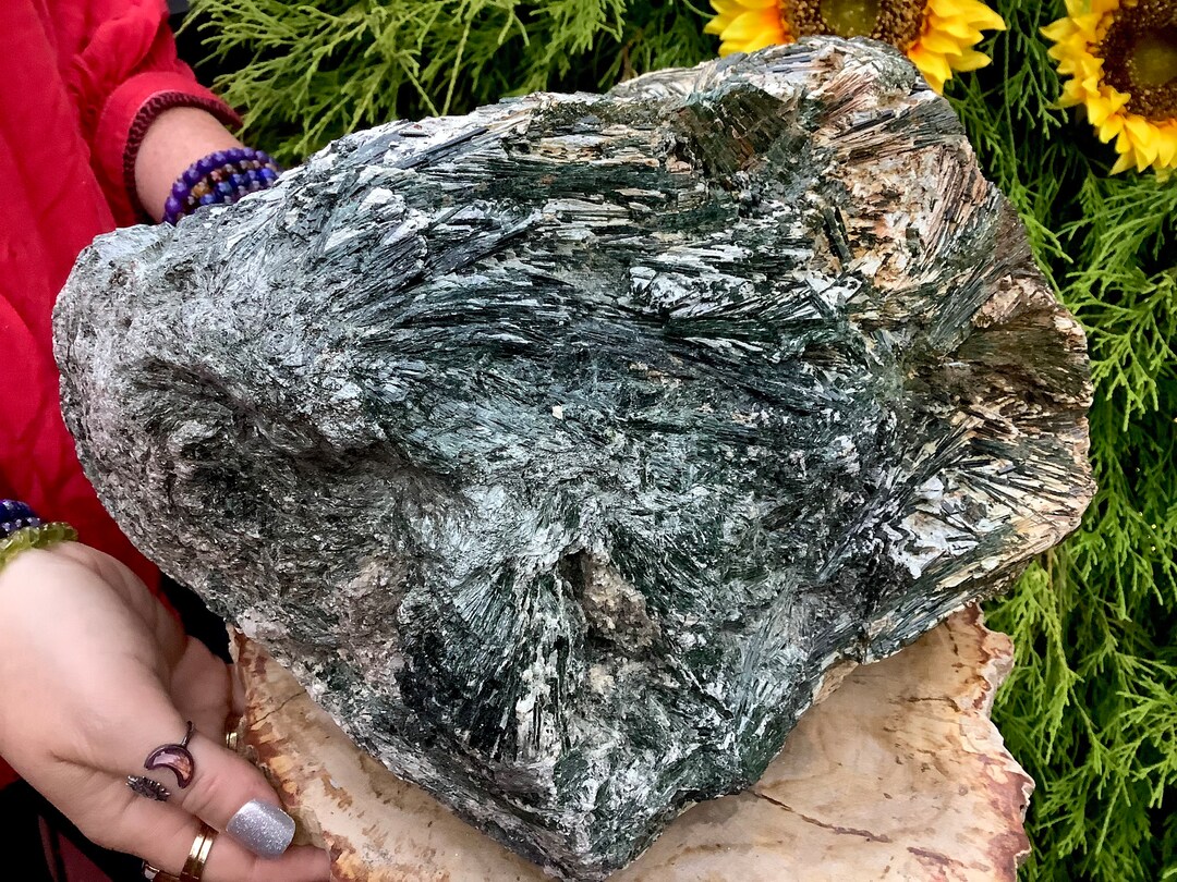 Large Green Actinolite Crystal Cluster: Iridescent Metaphysical Decor ...